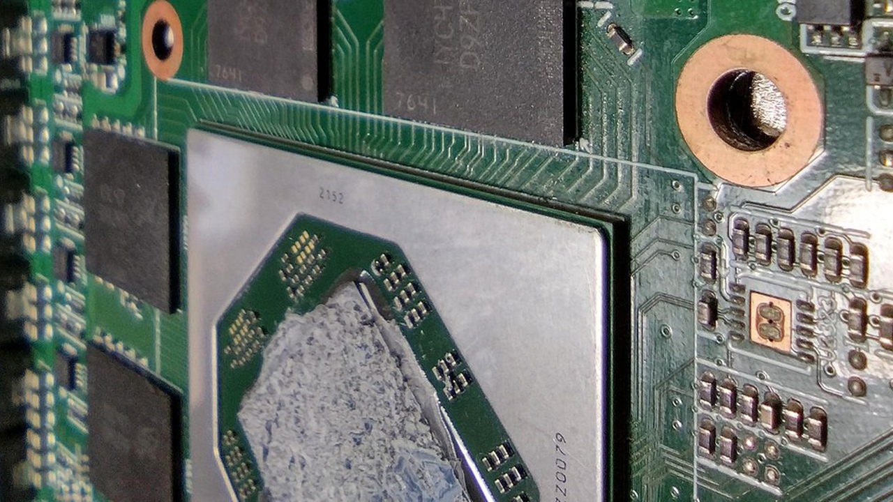 Radeon RX 6600 выпустили в виде платы MXM